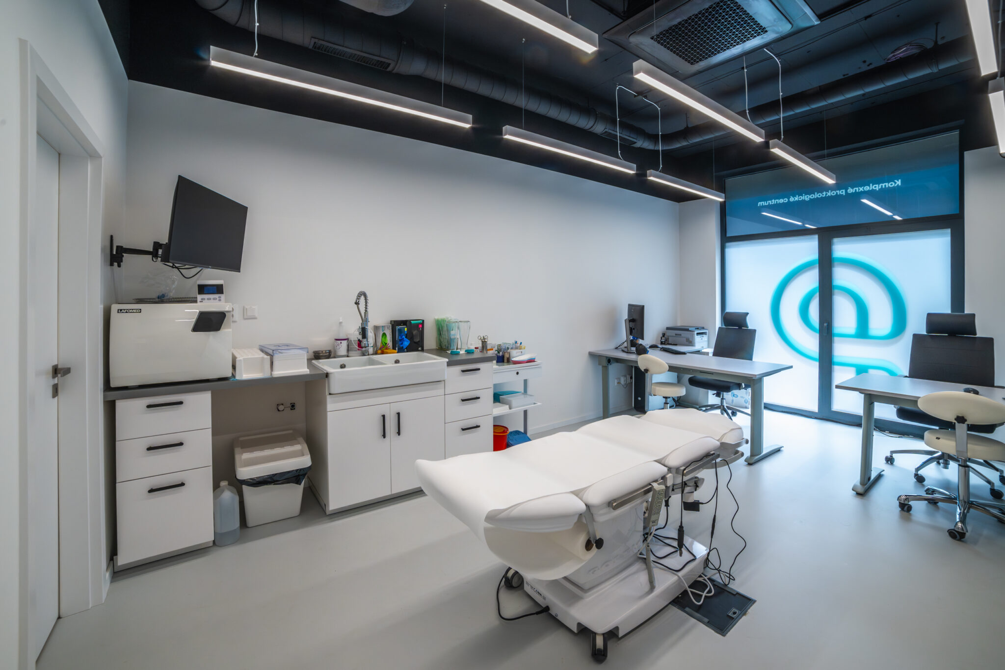 Kontakt na proktologické centrum PROCTOLOGY - MUDr. Stratený